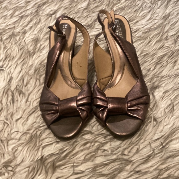 Naturalizer | Shoes | Size 7 Naturalizer Sandal Heels Bronze Color Real ...